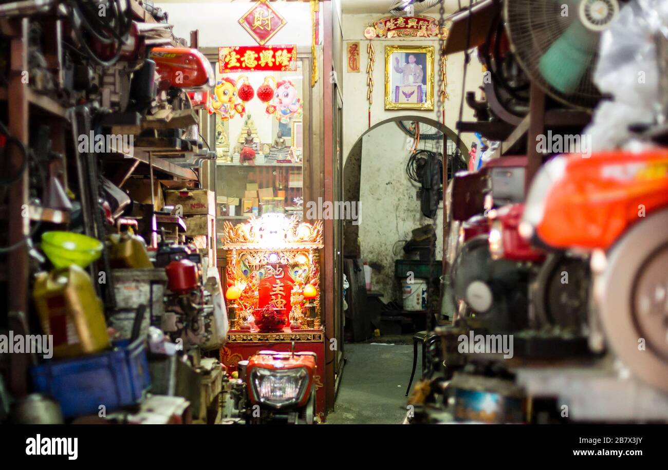 Bangkok gift shop hi-res stock photography and images - Alamy