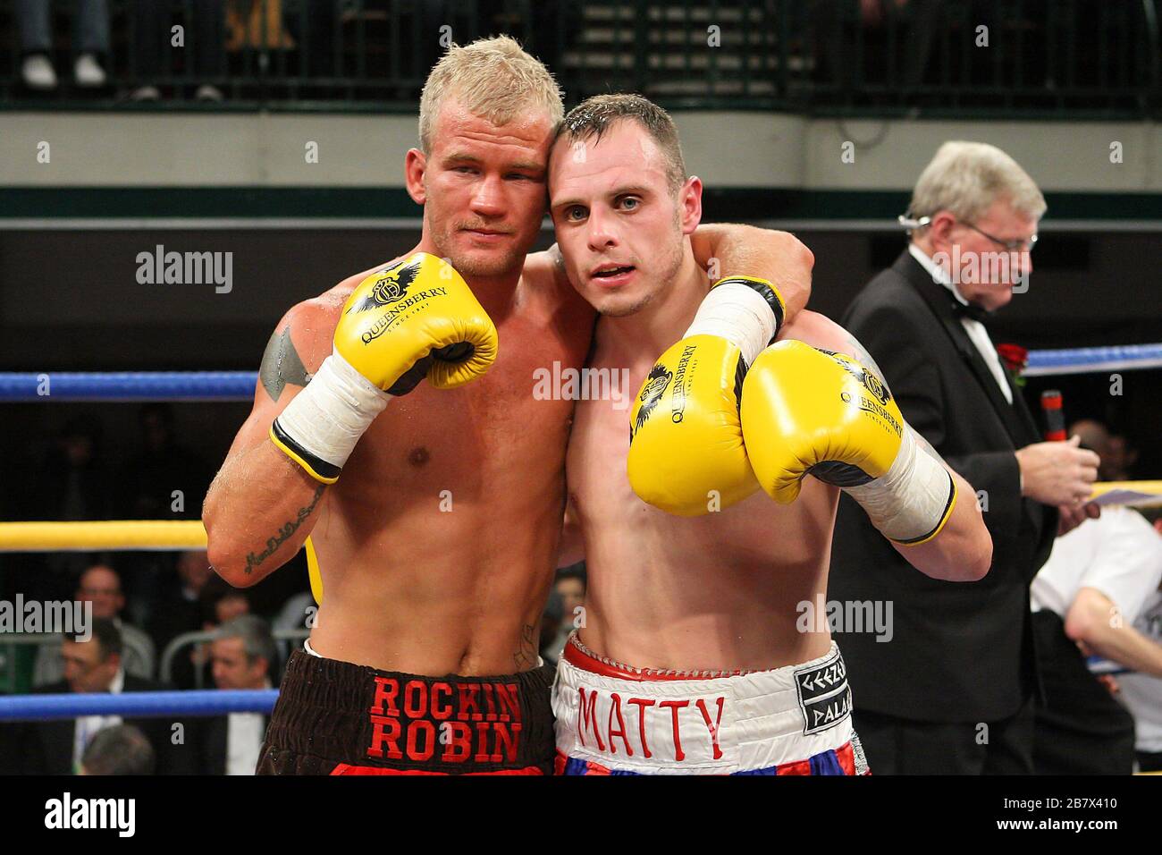 Matty Tew (red/blue shorts) defeats Robin Deakin in a Light ...