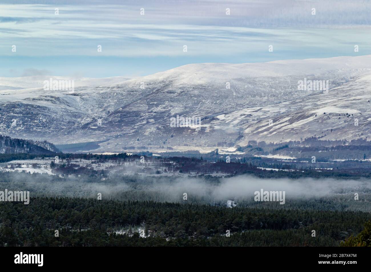 Loch morlich ecosse hi-res stock photography and images - Alamy