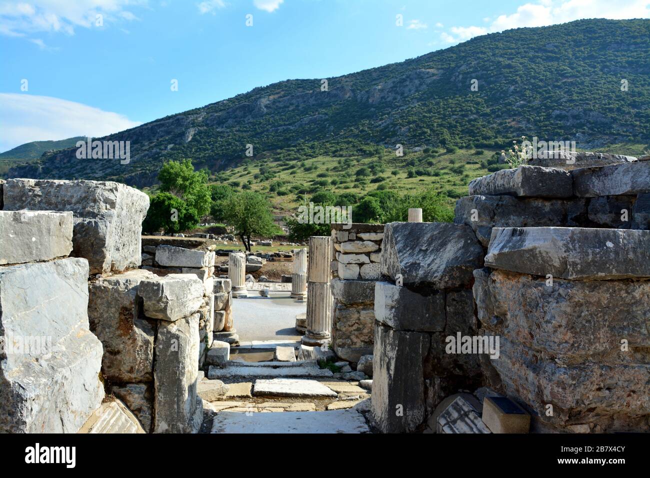 Efes column hi-res stock photography and images - Alamy