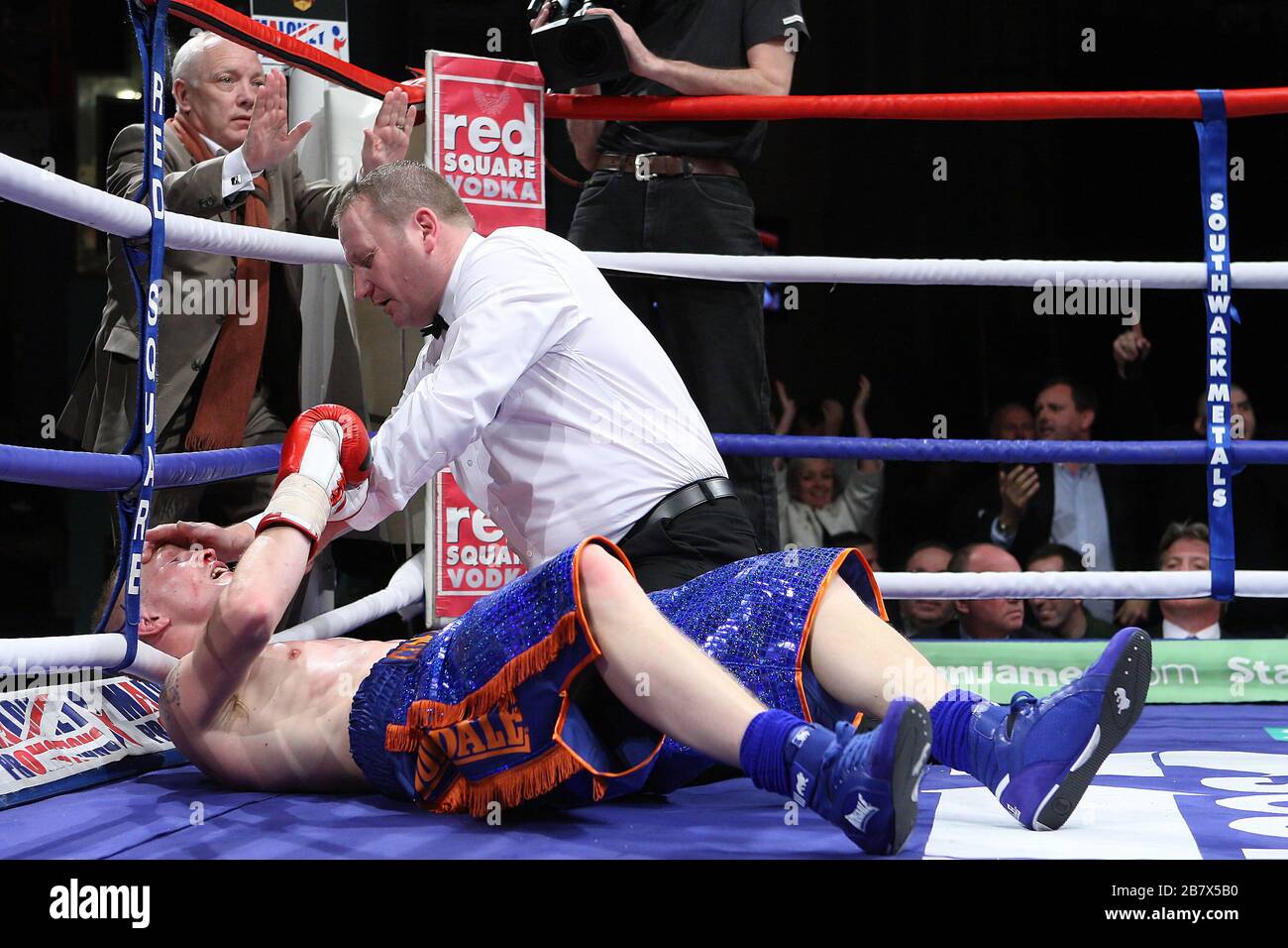 Lightmiddleweight hi-res stock photography and images - Alamy