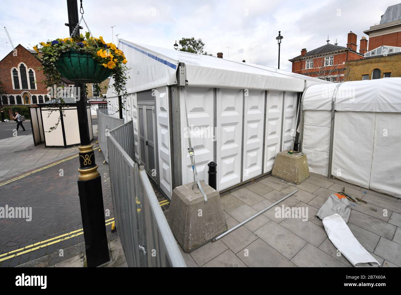 Coroners court people hi-res stock photography and images - Alamy