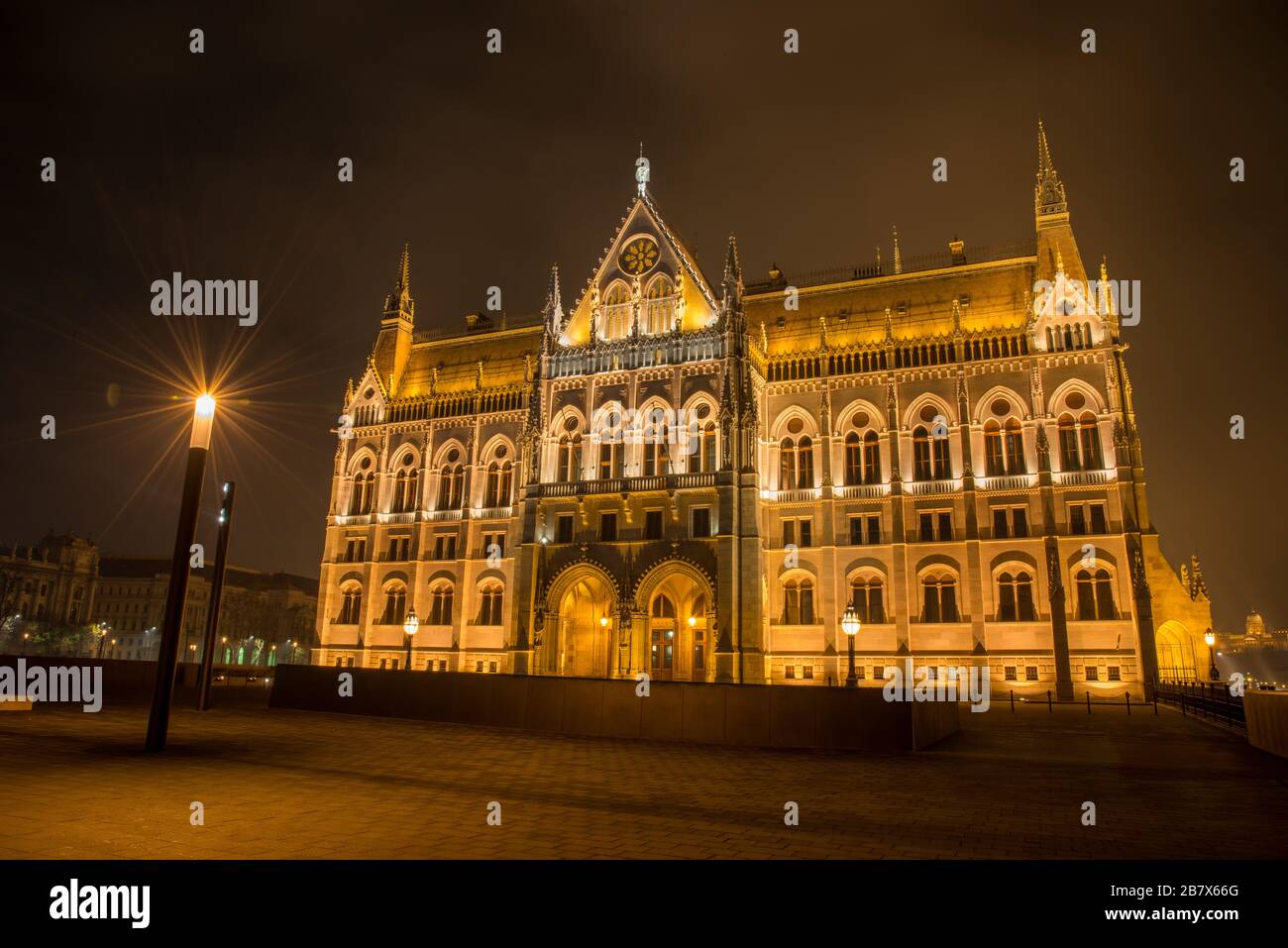 Night view famous hungarian hi-res stock photography and images - Alamy