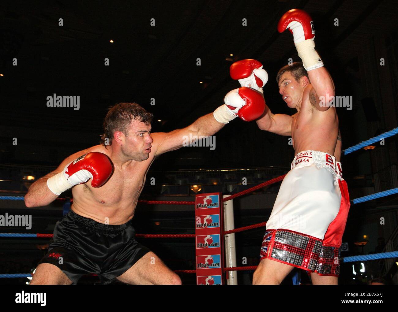 Jack Morris (white/red shorts) defeats Adam Wilcox in Super ...