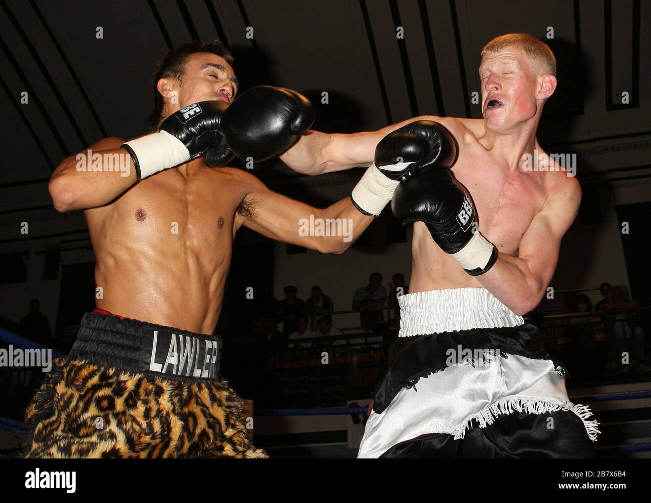 Tony Owen (black/white shorts) defeats Ben Lawler in a Lightweight ...