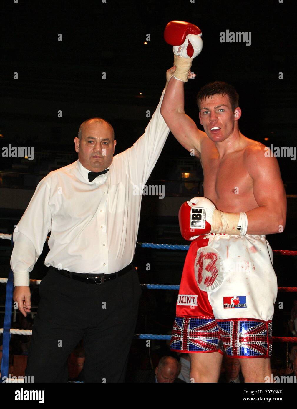 Jack Morris (white/red shorts) defeats Adam Wilcox in Super ...