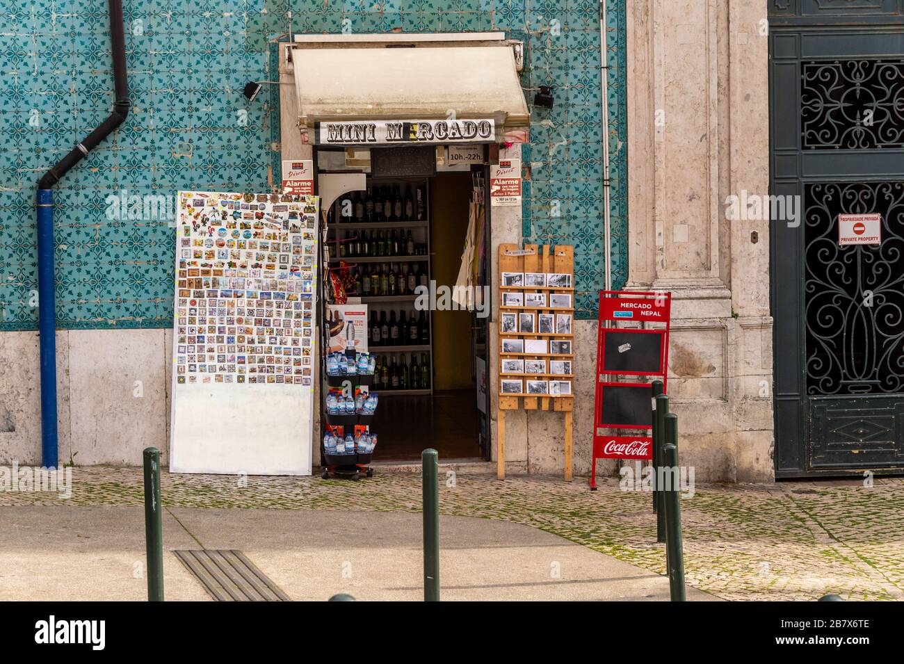 Mini mart shop hi-res stock photography and images - Alamy
