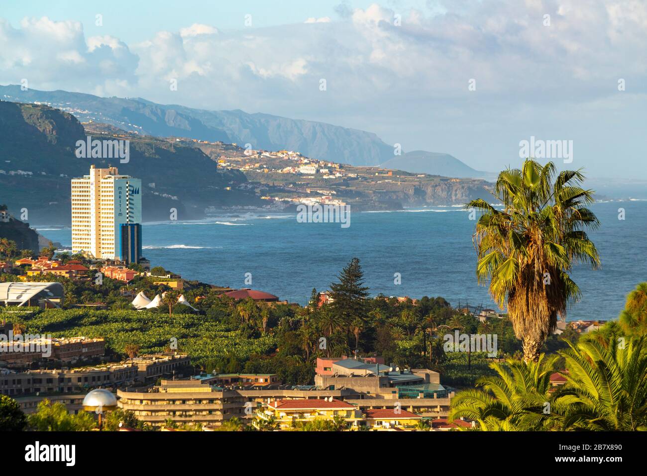 Puerto de la cruz panoramic view by Parque Taoro with mountains Stock ...