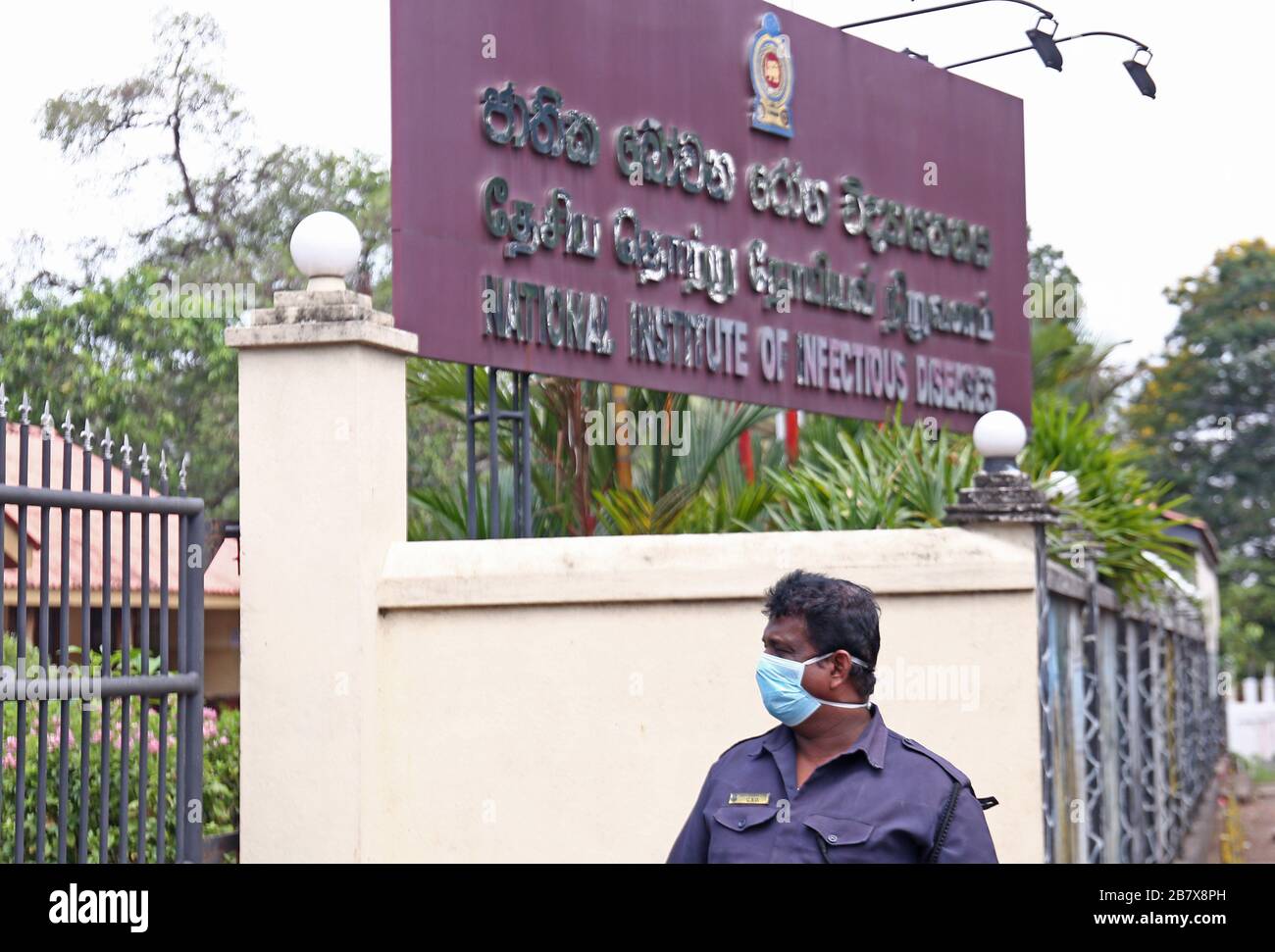Colombo, Sri Lanka. 18th Mar, 2020. A security personnel wearing a ...