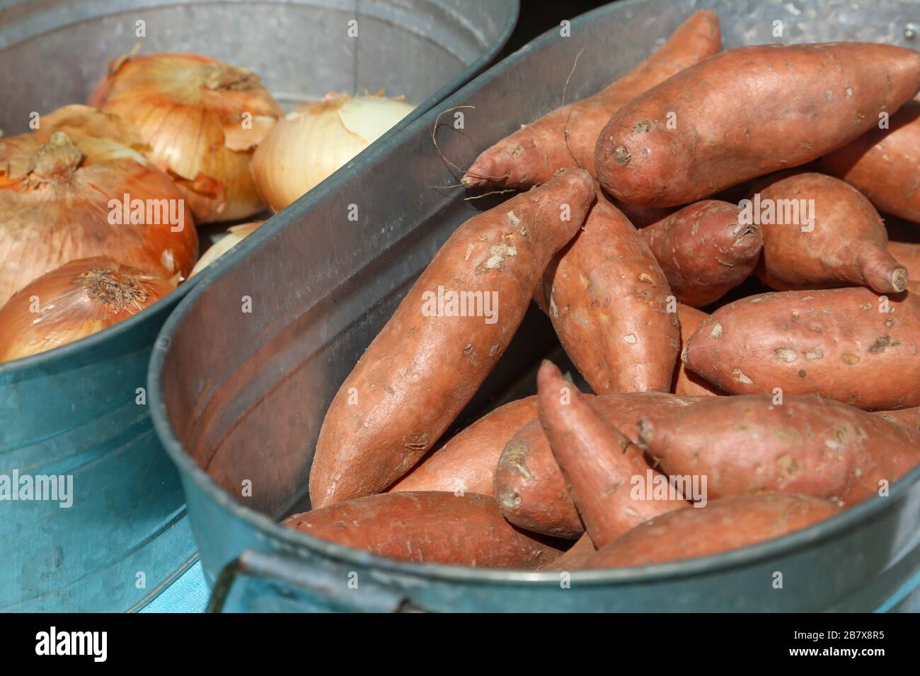 Fresh from farm to table hi-res stock photography and images - Alamy