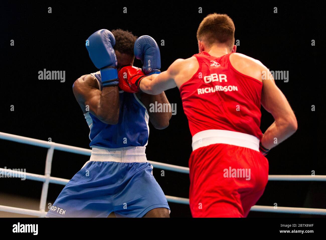 Boxing lewis hi-res stock photography and images - Alamy