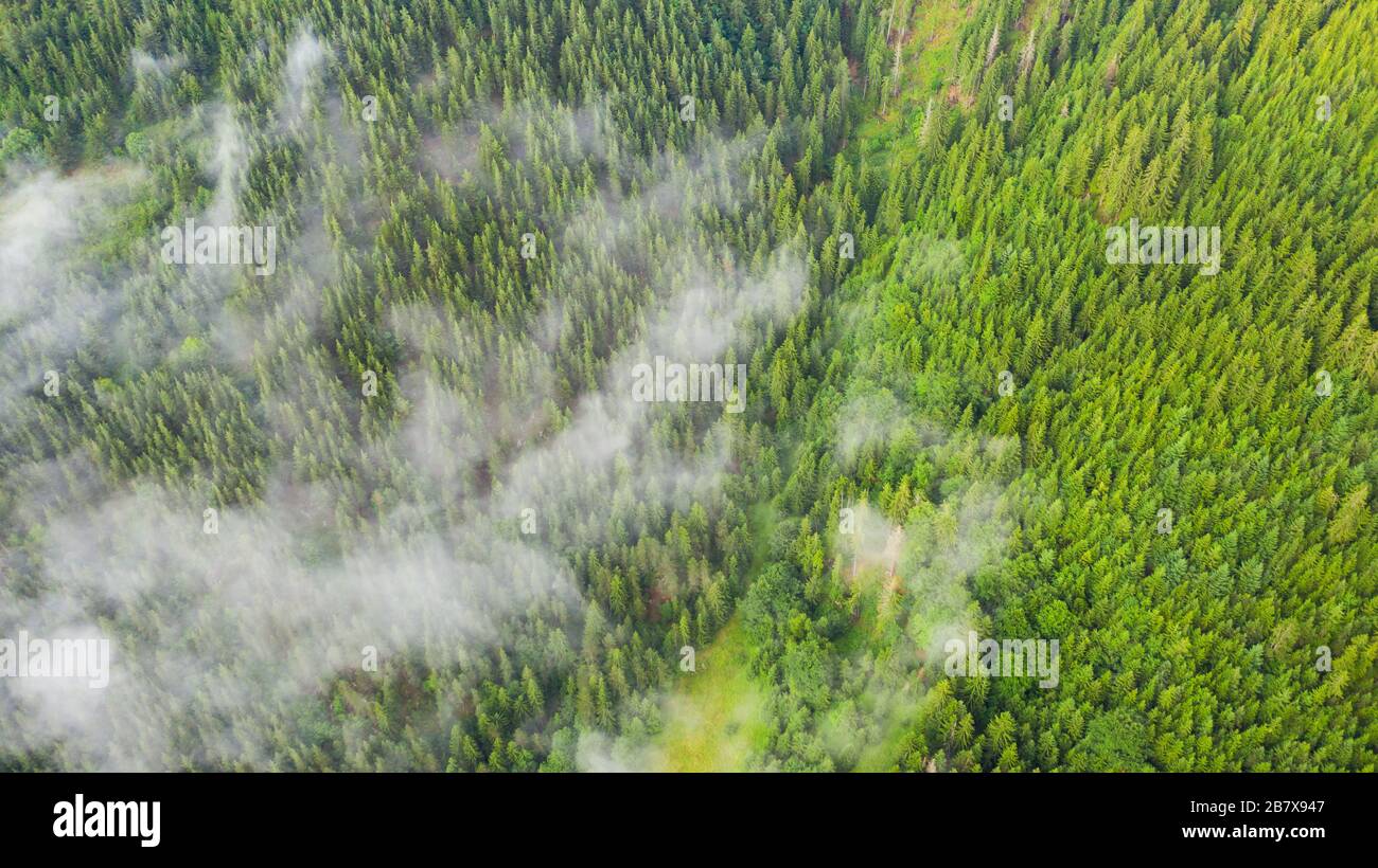 Overhead view of clouds hi-res stock photography and images - Alamy