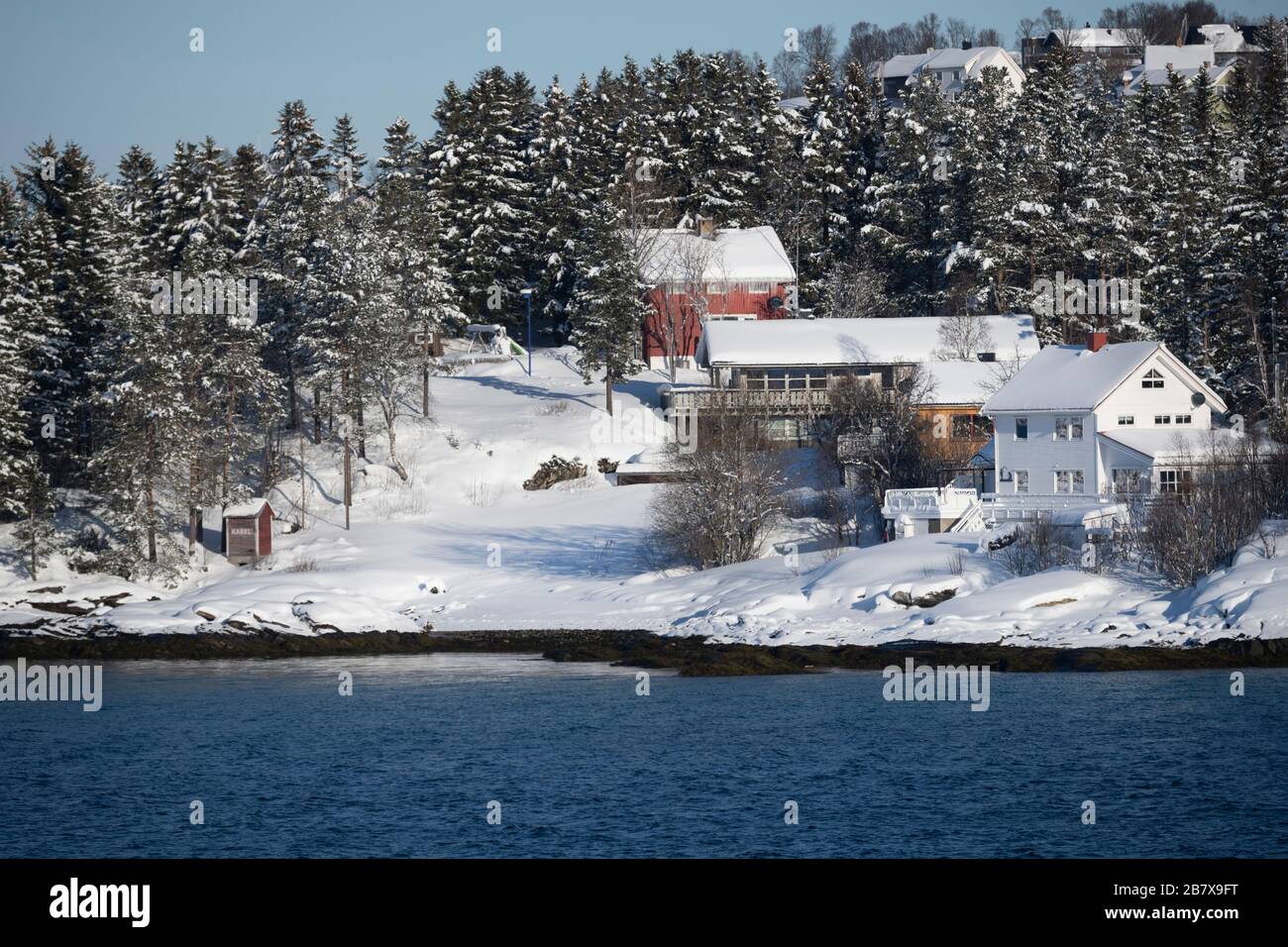 Living off grid hi-res stock photography and images - Alamy