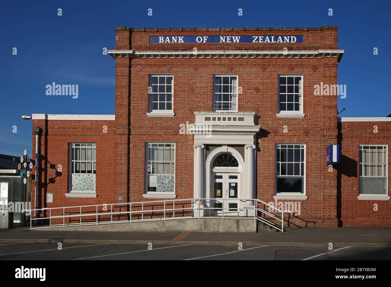 Bank of new zealand building hi-res stock photography and images - Alamy
