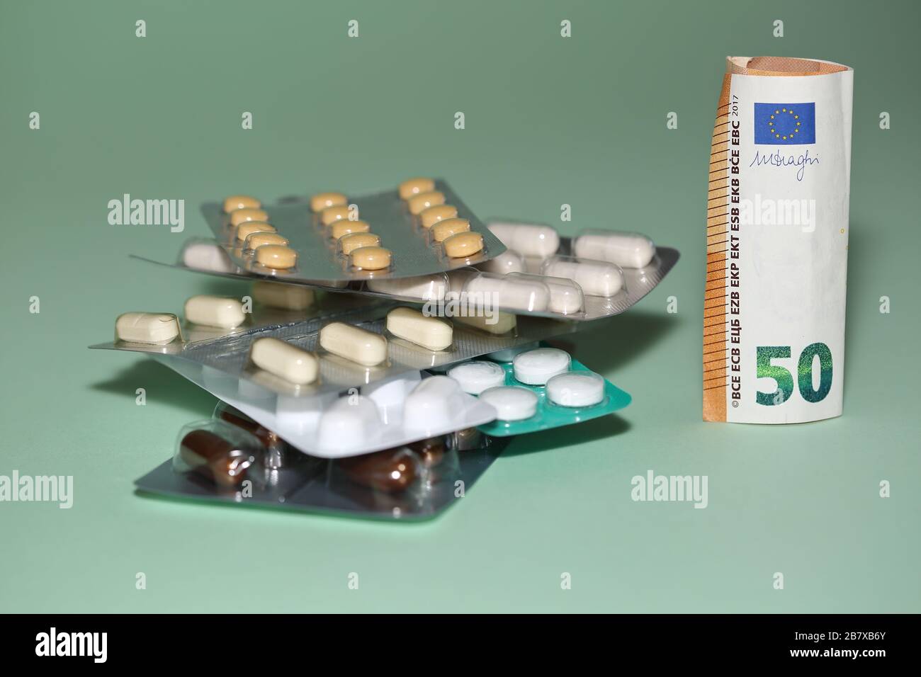 50 euro banknote hi-res stock photography and images - Alamy