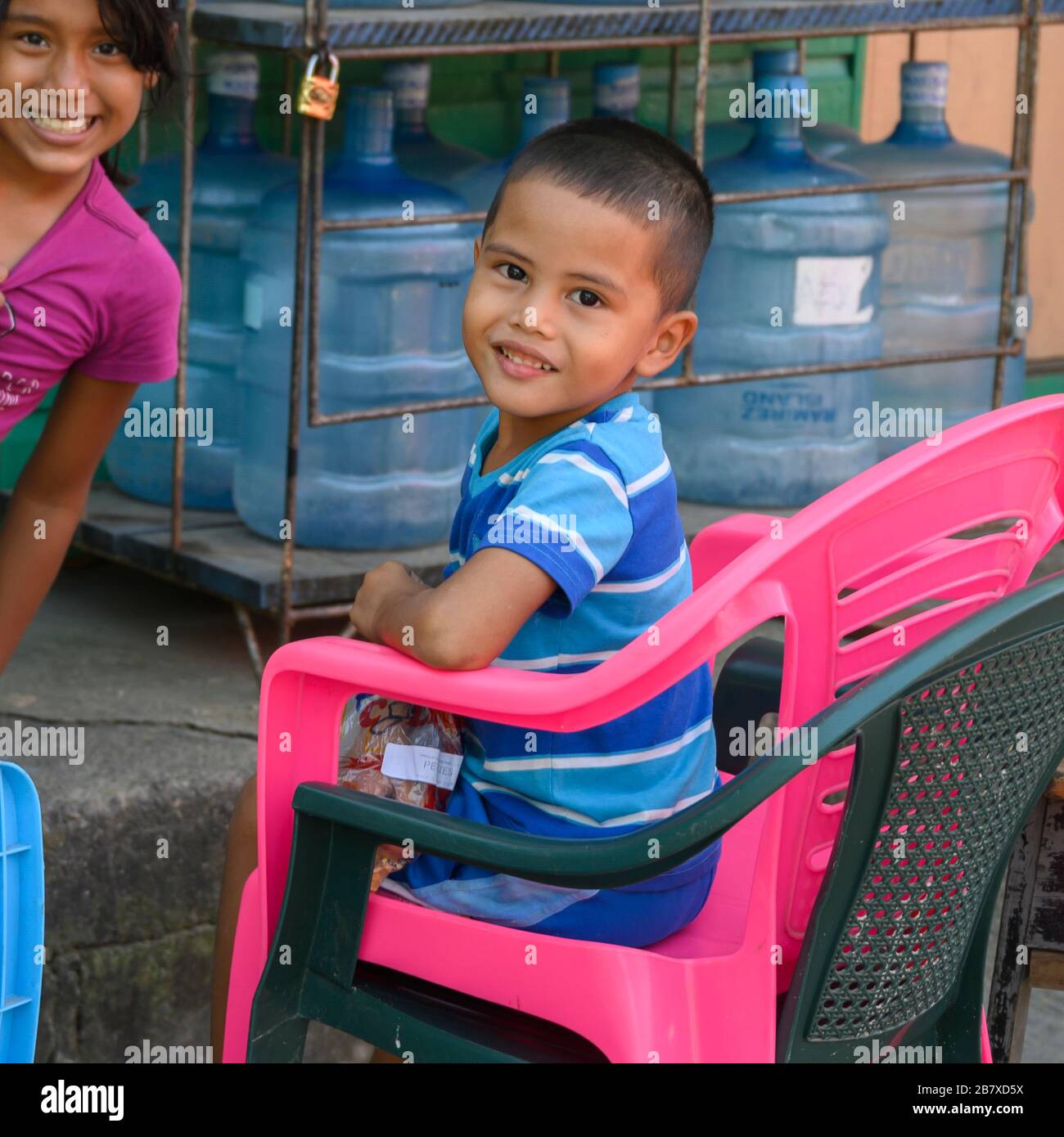 Happy boy and girl, Los Fuertes, Roatan, Honduras Stock Photo - Alamy