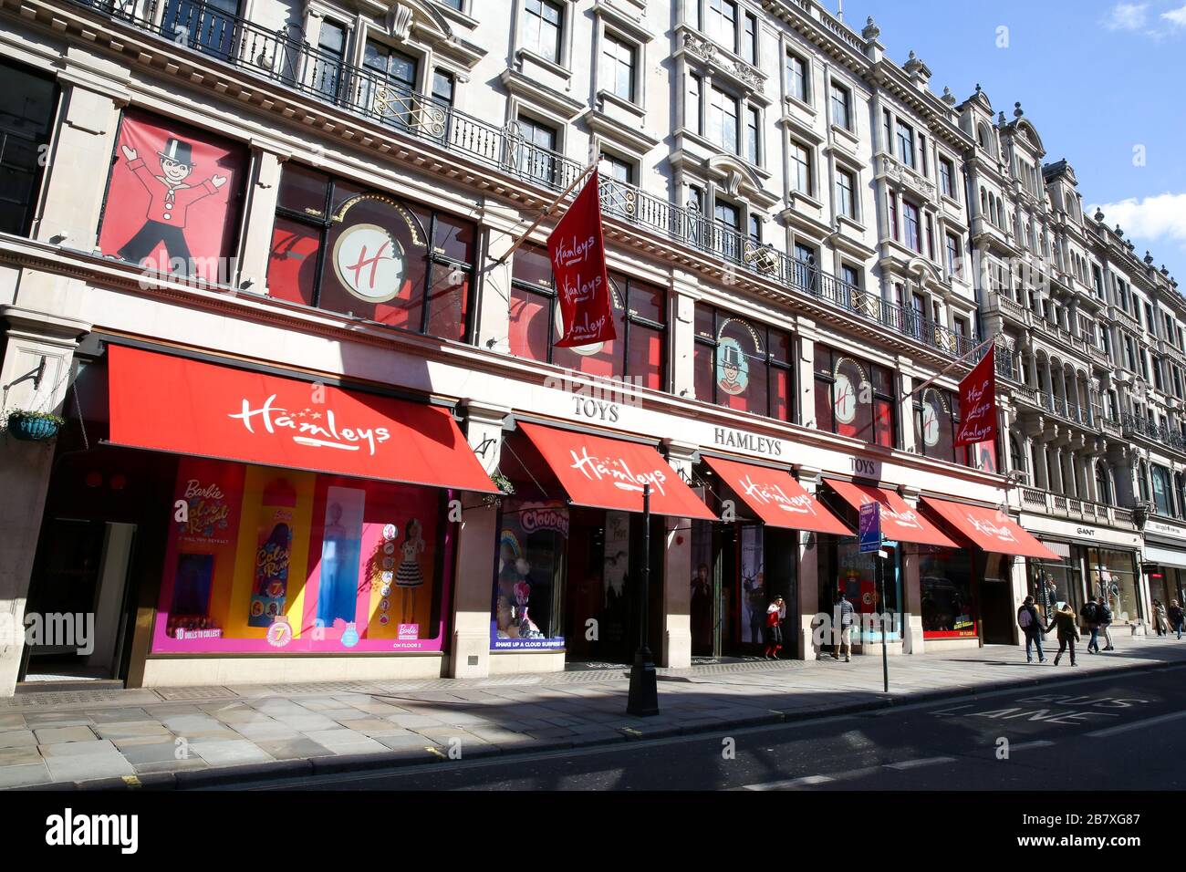 Hamleys london 2020 hi-res stock photography and images - Alamy
