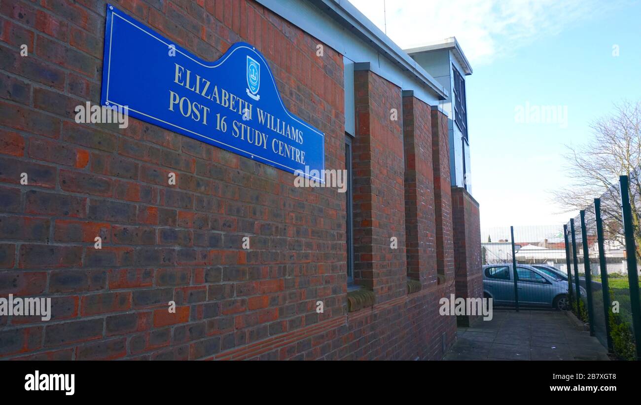 Post 16 education hi-res stock photography and images - Alamy