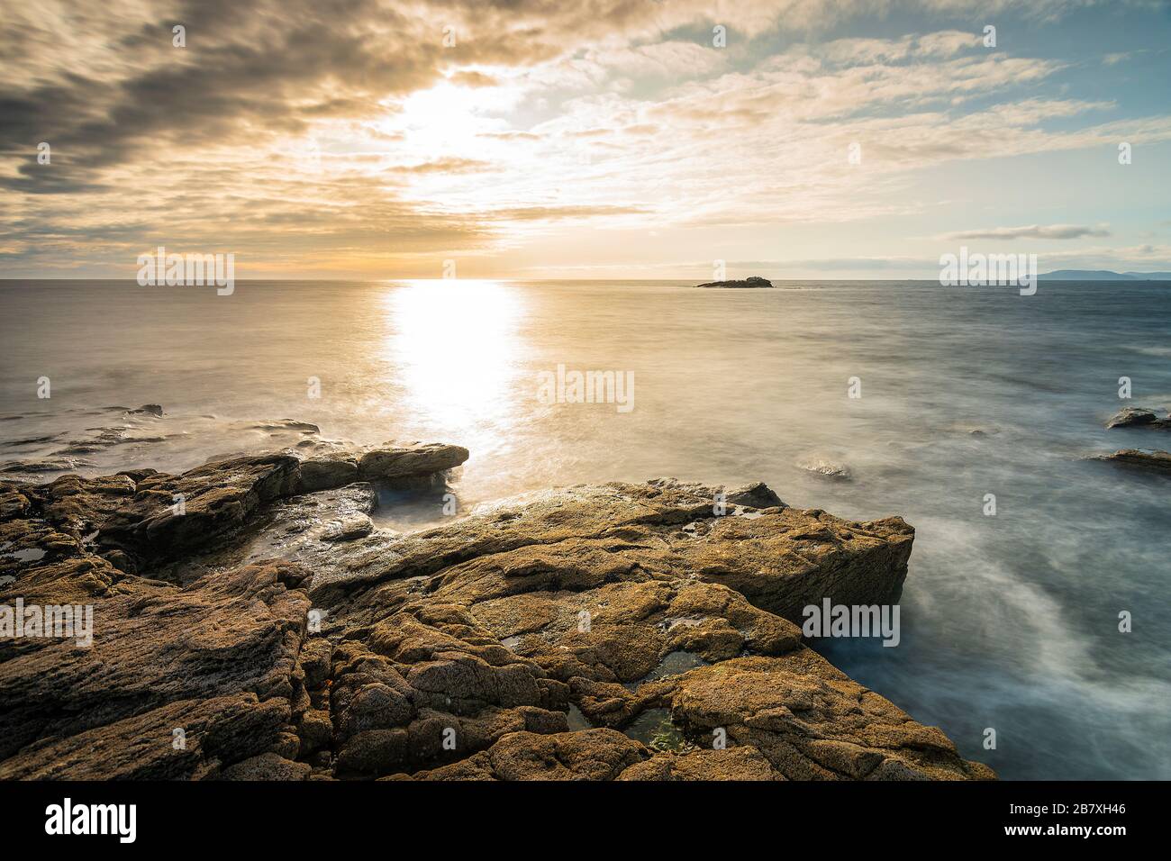 Golden sea hi-res stock photography and images - Alamy