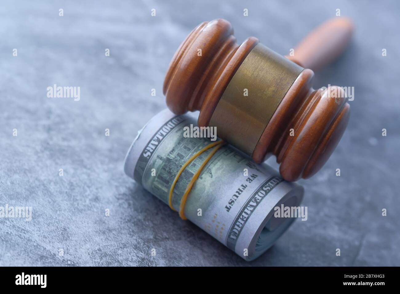 Cash on table hi-res stock photography and images - Alamy