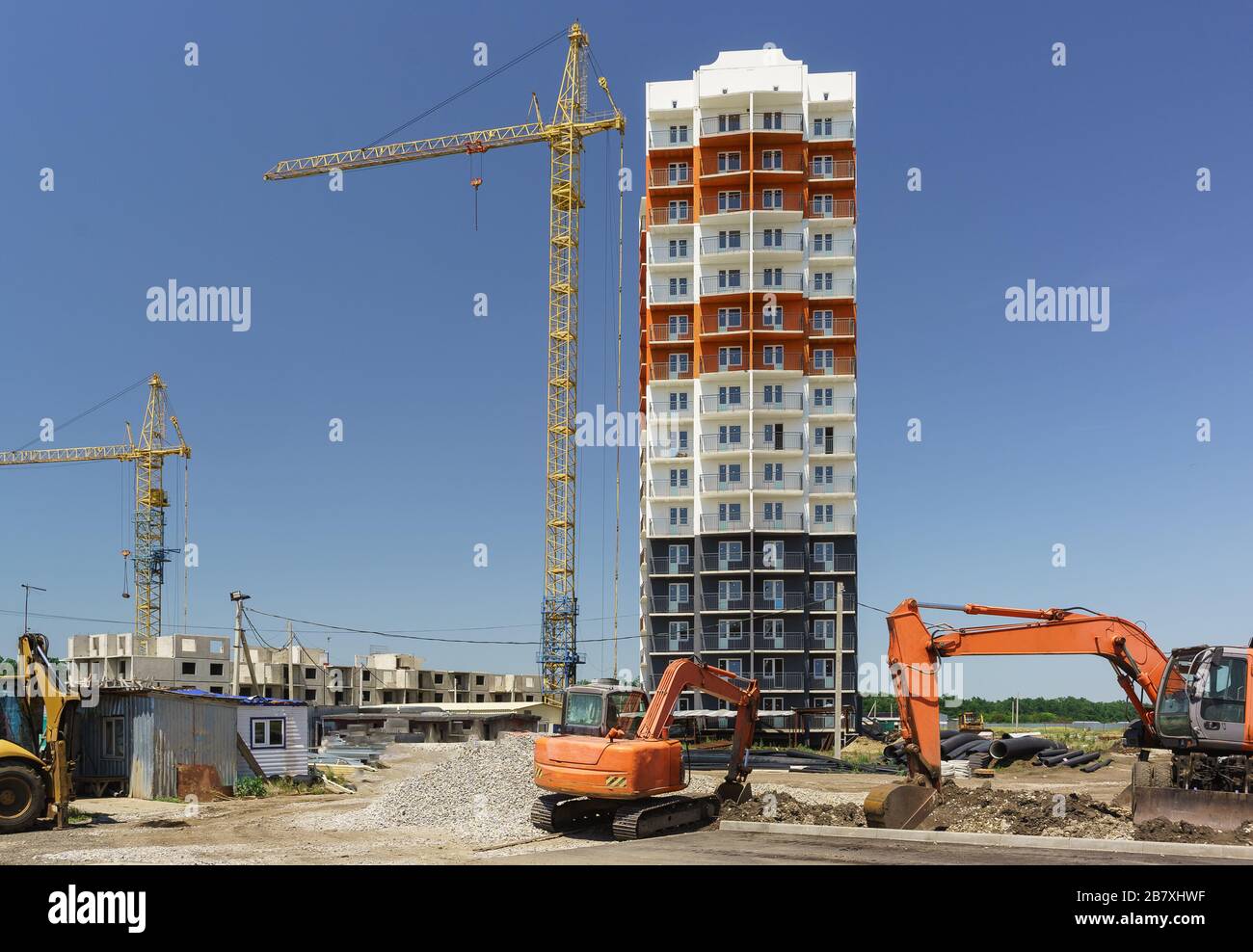 The construction of the new apartment buildings of 16 storeys on the ...