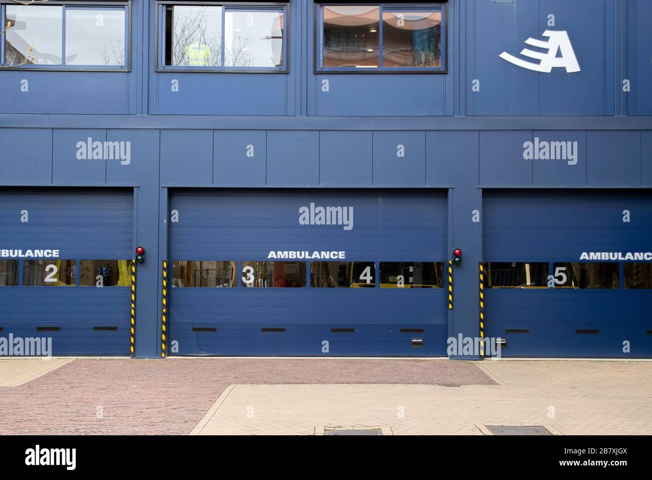 Ambulance garage hi-res stock photography and images - Alamy