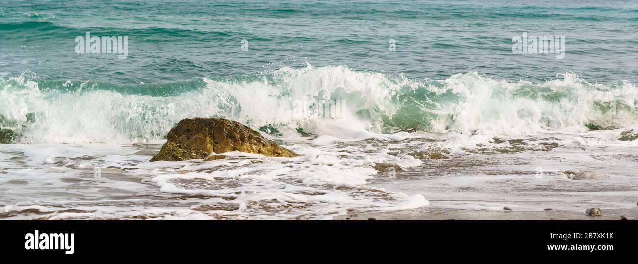 Turquoise Black sea cold spring day in the village of Novy Svet, Crimea ...