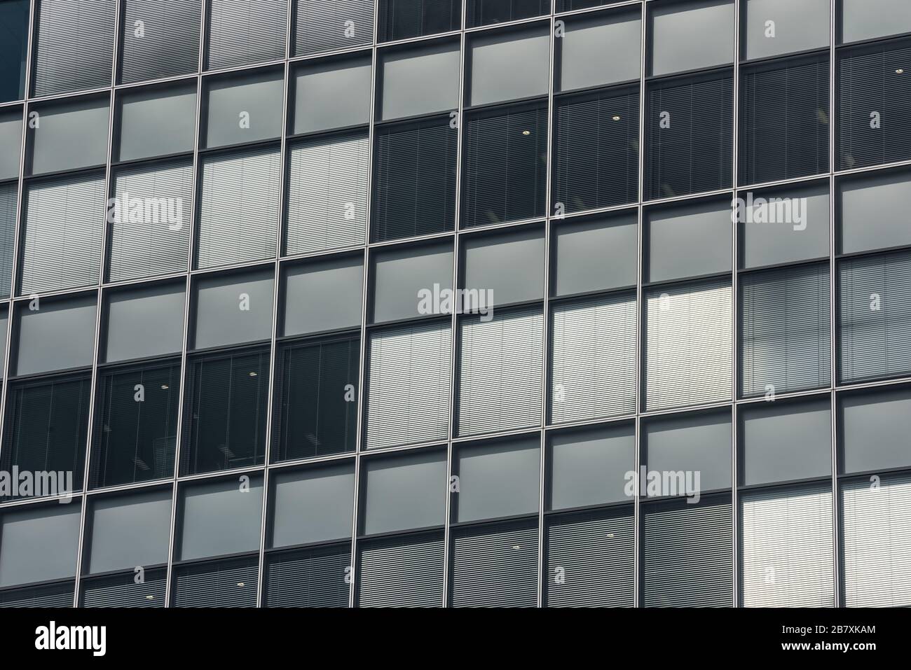 Modern office building exterior hi-res stock photography and images - Alamy