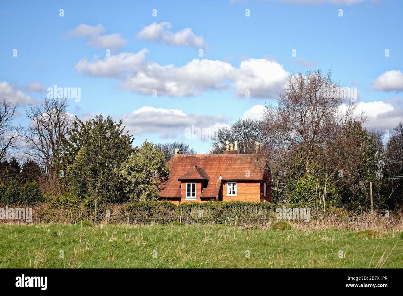 Isolated cottage hi-res stock photography and images - Alamy