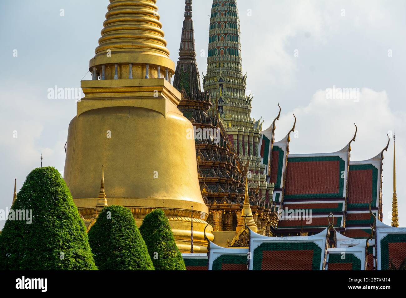 The big palace in Bangkok Stock Photo - Alamy