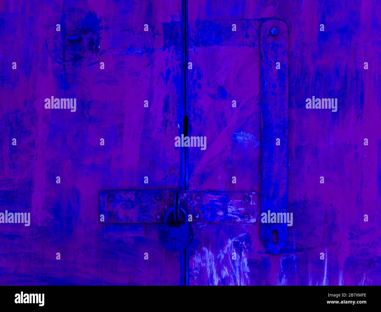 Wallpaper gate hi-res stock photography and images - Alamy