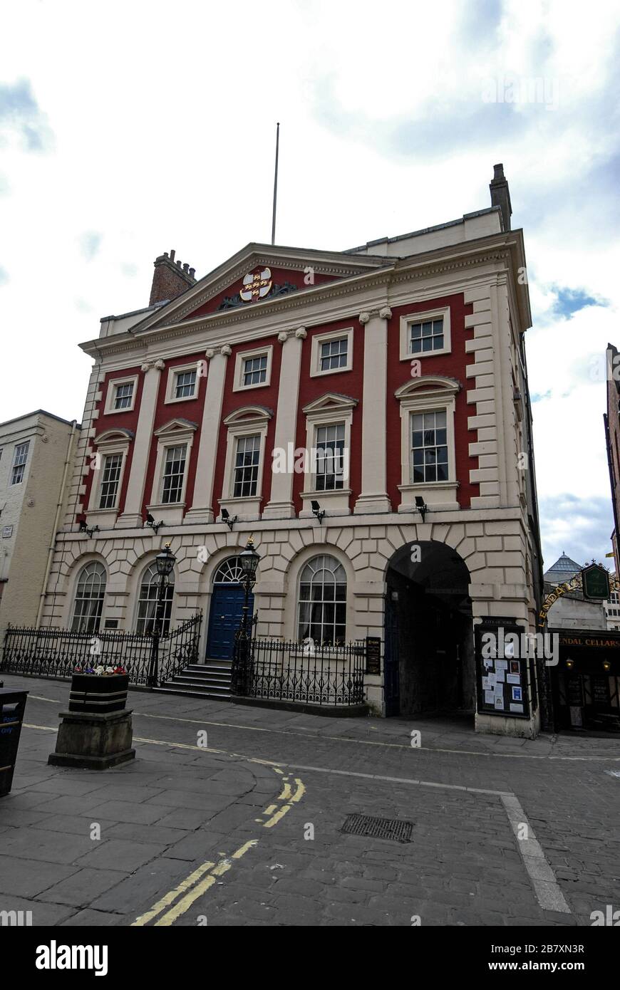 Mansion House built in 1725-30, is the residence of the Lord Mayor of ...