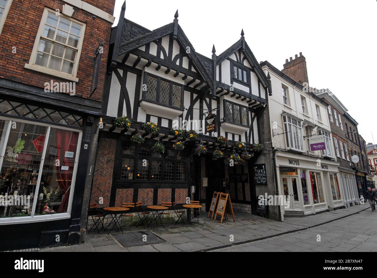 15th century pub hi-res stock photography and images - Alamy