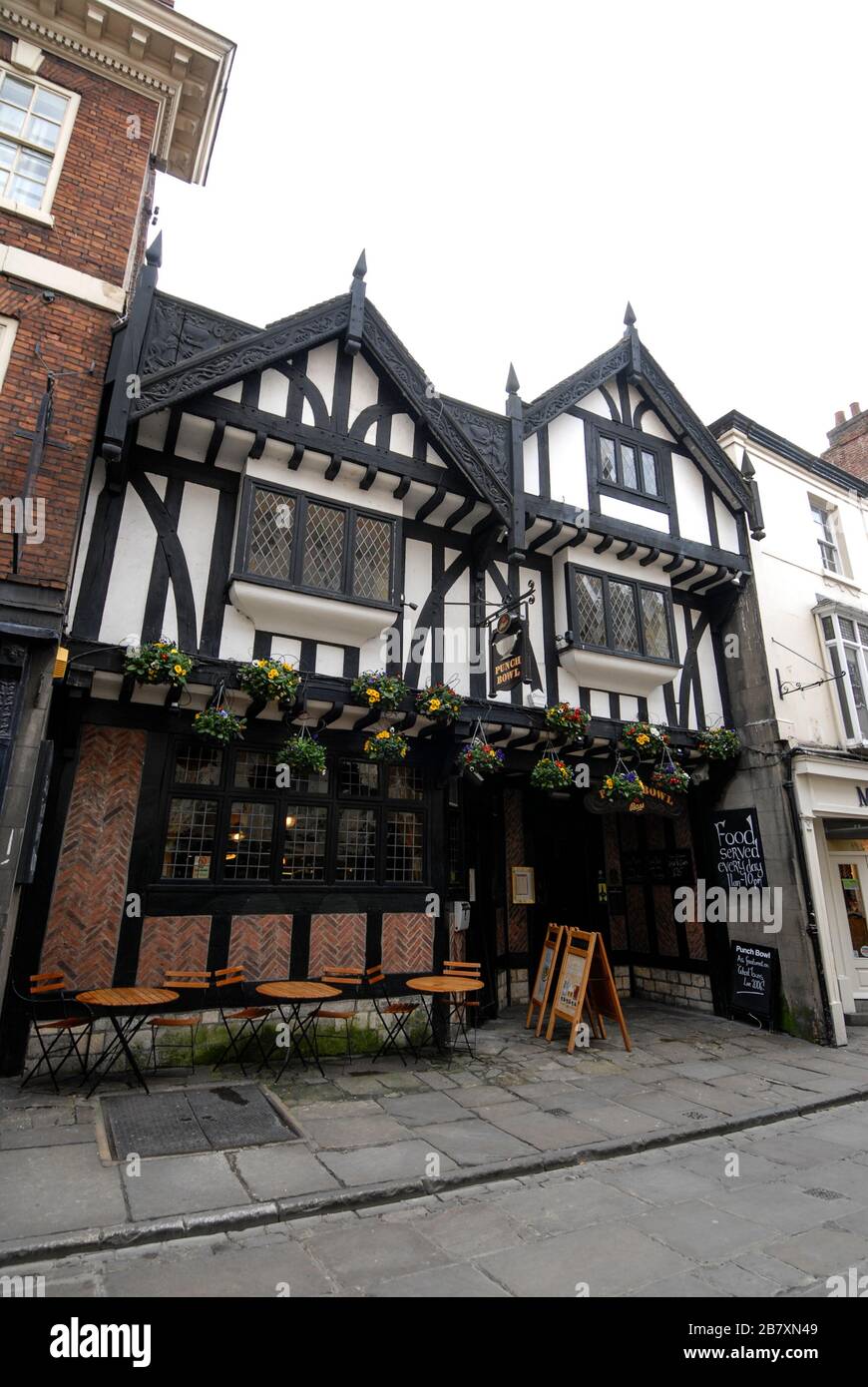 15th century pub hi-res stock photography and images - Alamy