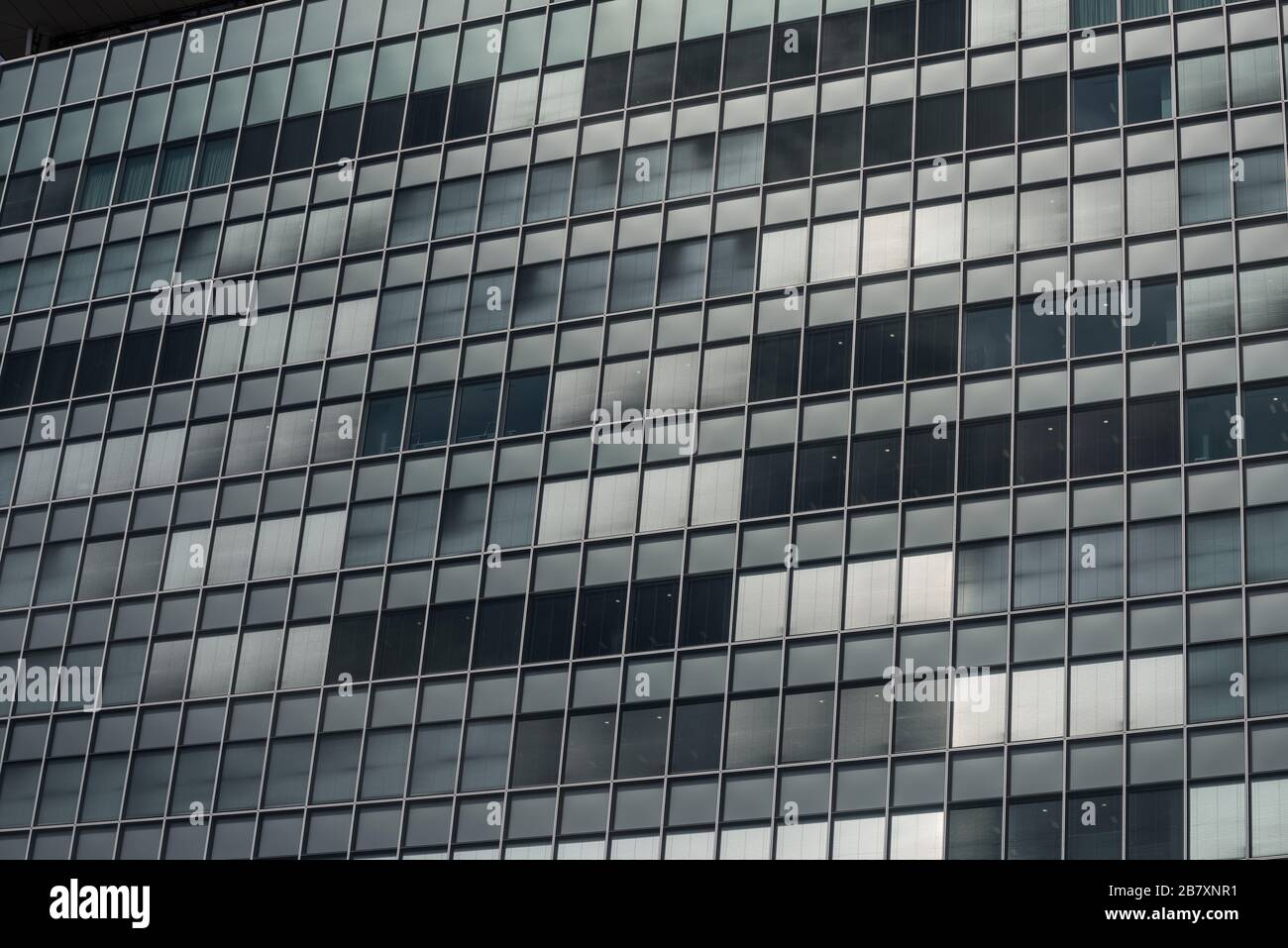 Modern office building exterior hi-res stock photography and images - Alamy