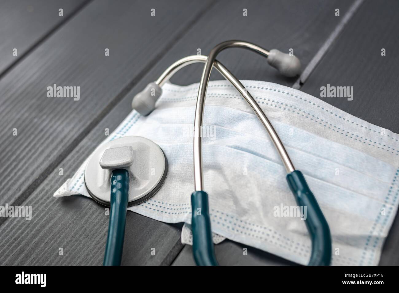 Protection and detection equipment against viruses and bacteria in a ...