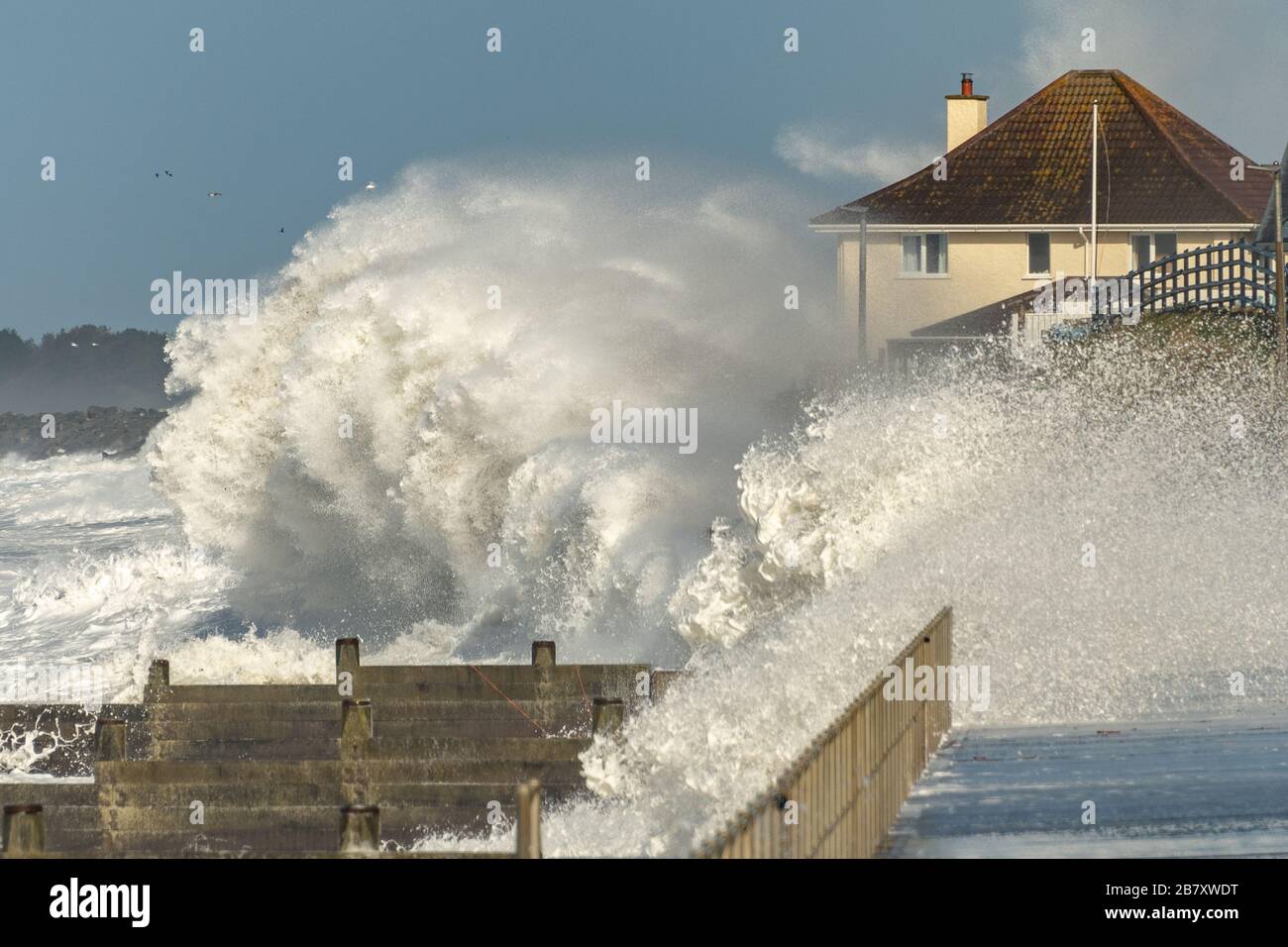 Tywyn promenade hi-res stock photography and images - Alamy