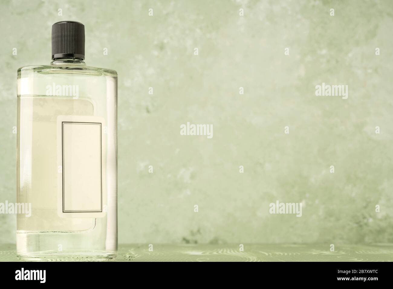 Cologne bottle hi-res stock photography and images - Alamy
