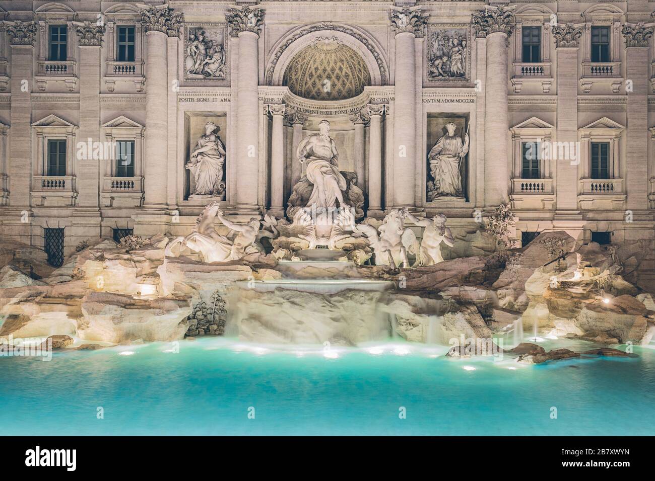 Trevi fountain roma hi-res stock photography and images - Alamy