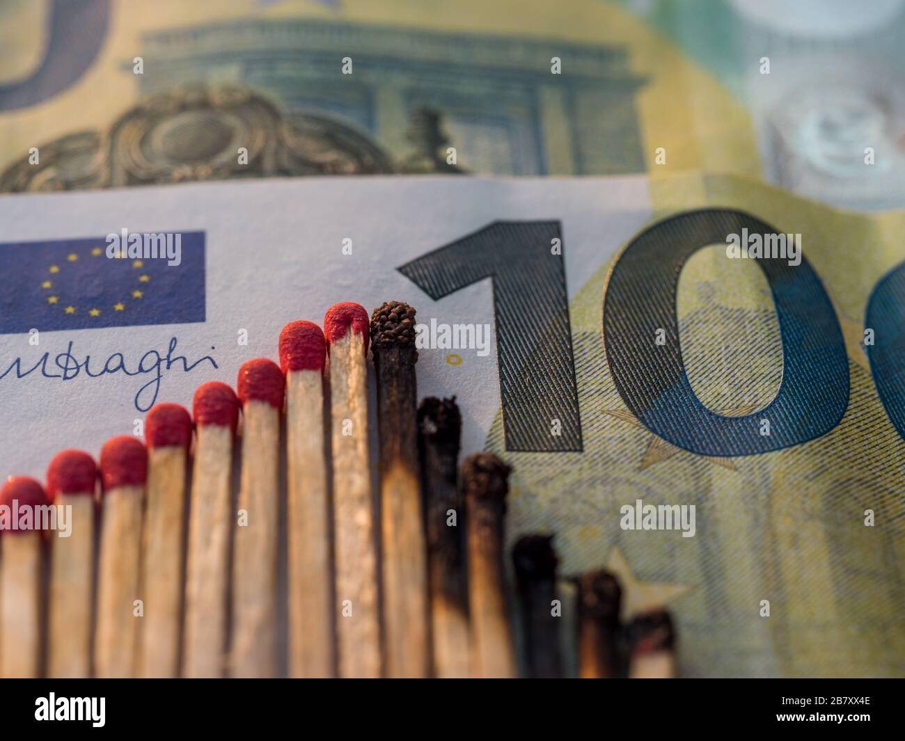 100 euro note hi-res stock photography and images - Alamy