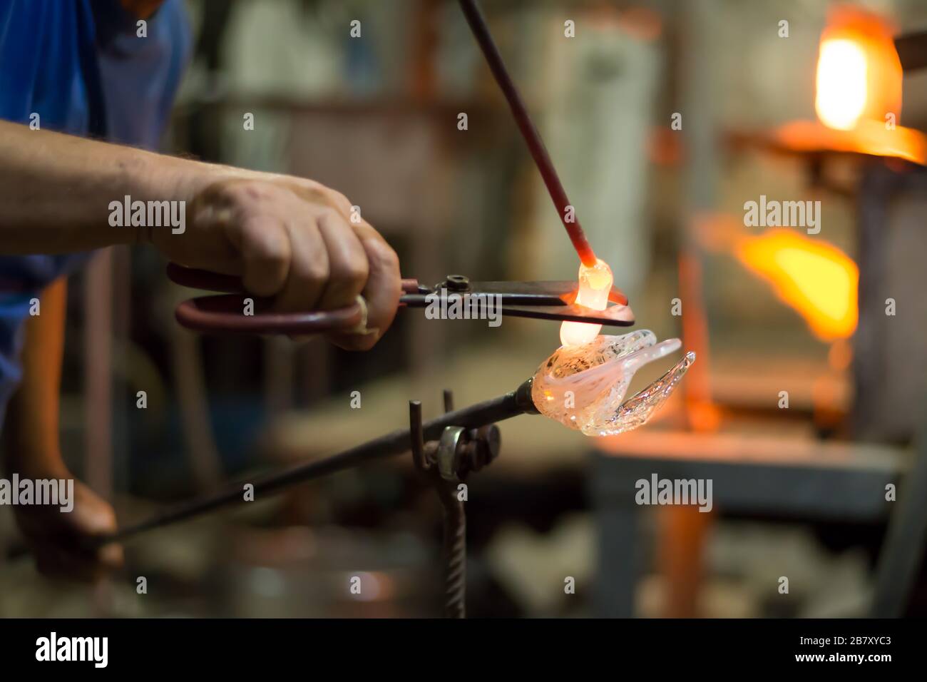 Glass blowing process shaping melted hi-res stock photography and ...