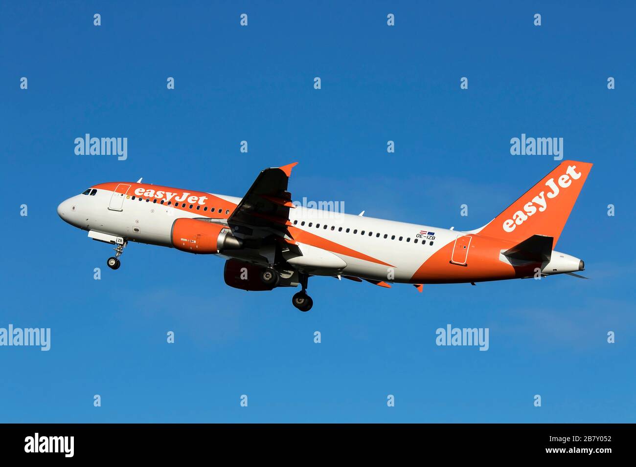 Easyjet airbus a320 bristol hi-res stock photography and images - Alamy