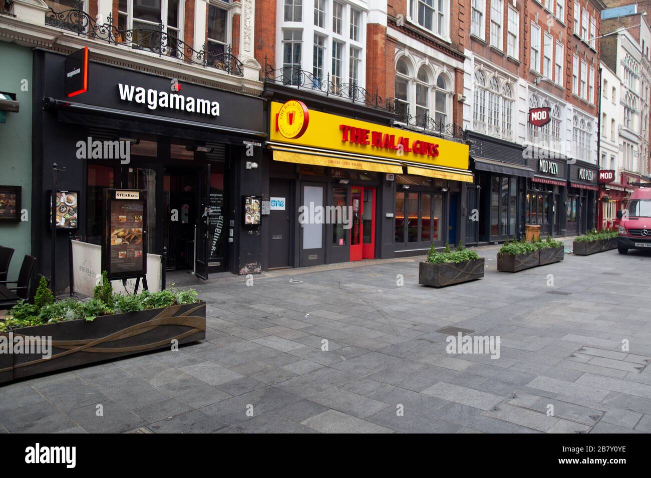 March 18th, 2020, London: Iconic tourist sites and transportation ...