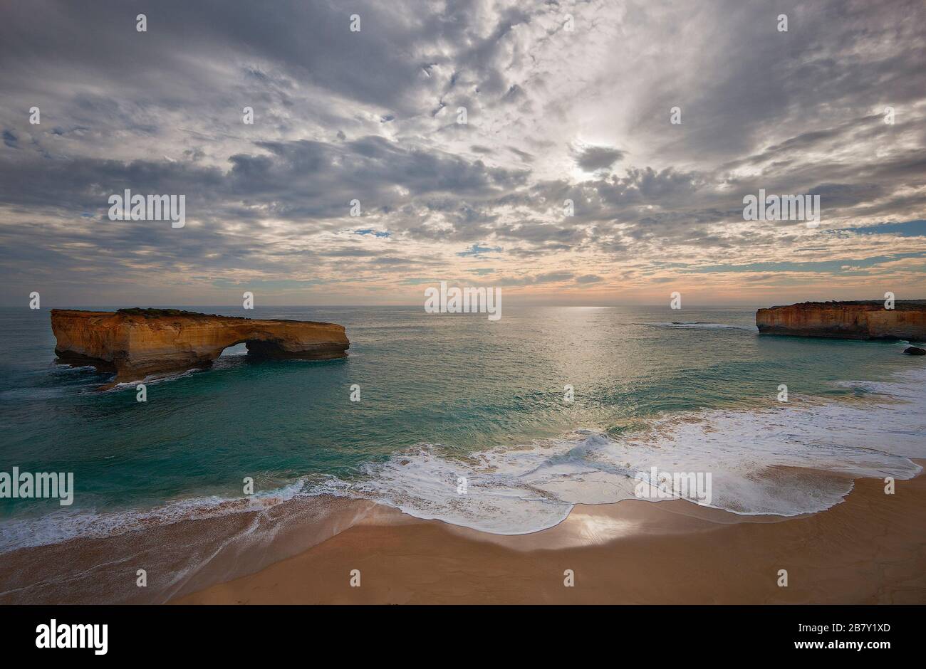 Bridge formation hi-res stock photography and images - Alamy