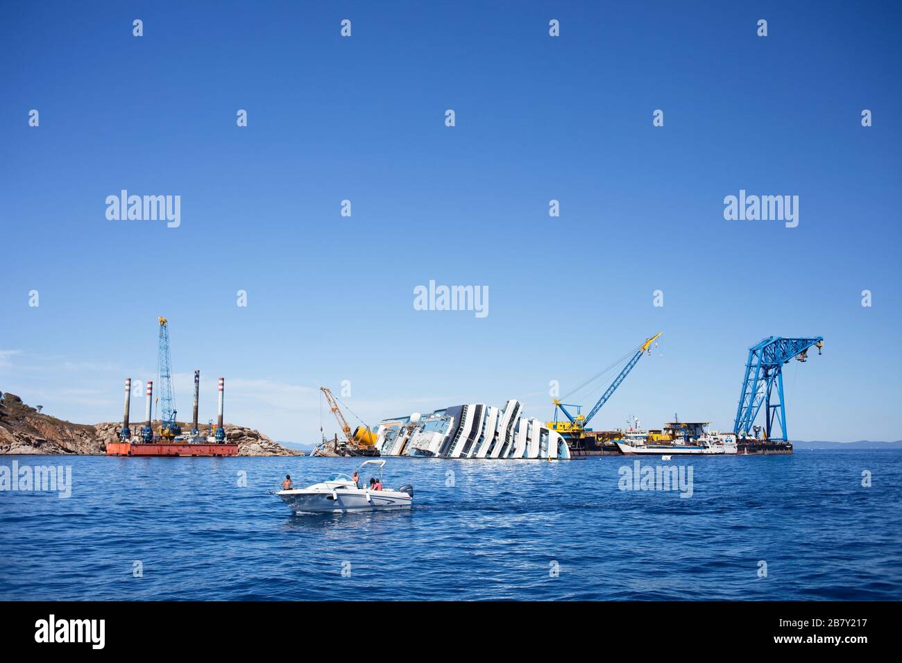 Costa concordia italy hi-res stock photography and images - Alamy