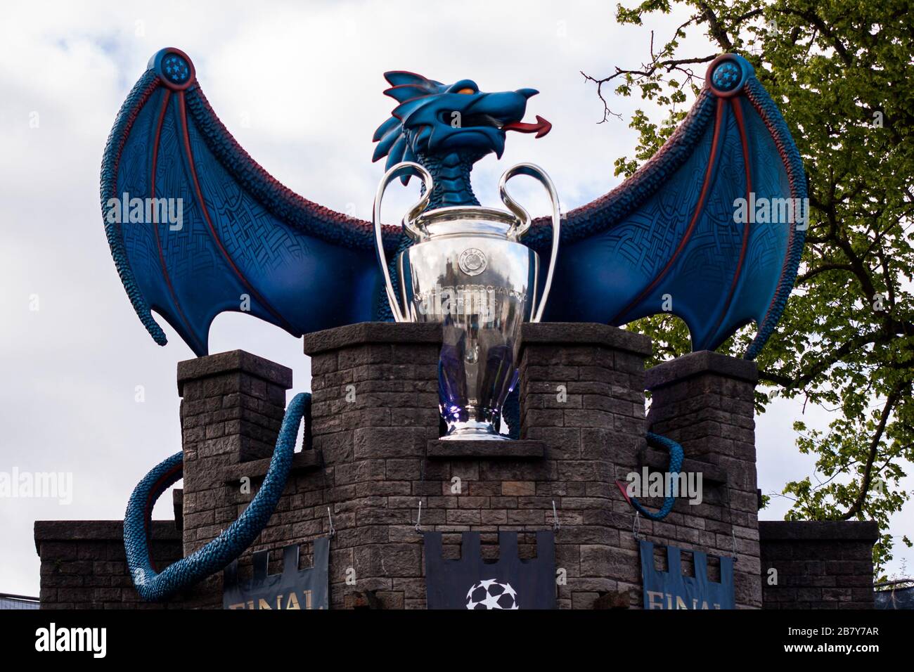 Cardiff principality stadium dragon hi-res stock photography and images ...