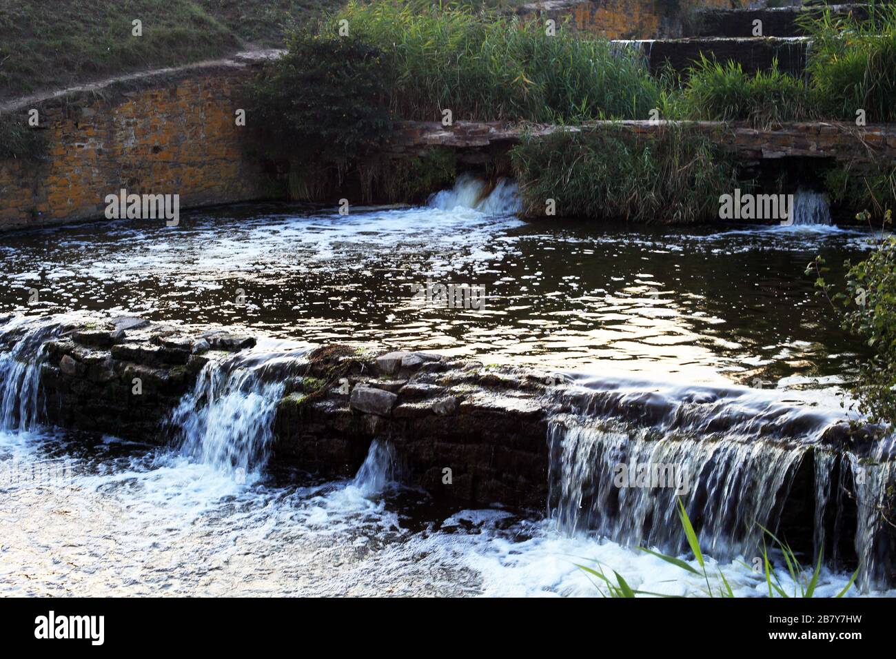 Dam background hi-res stock photography and images - Alamy