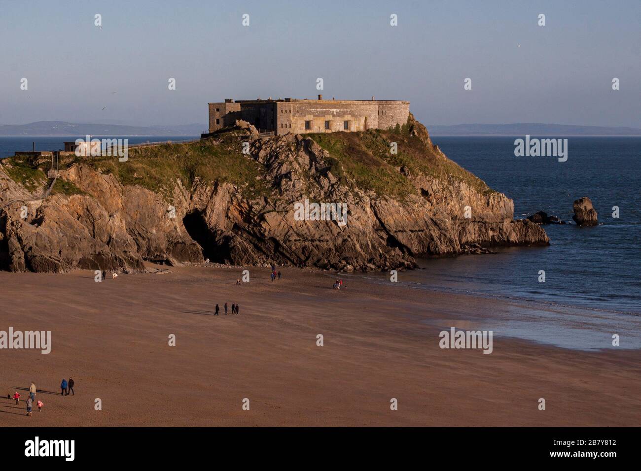 A view of St Catherine's Fort from Tenby South Beach Stock Photo - Alamy