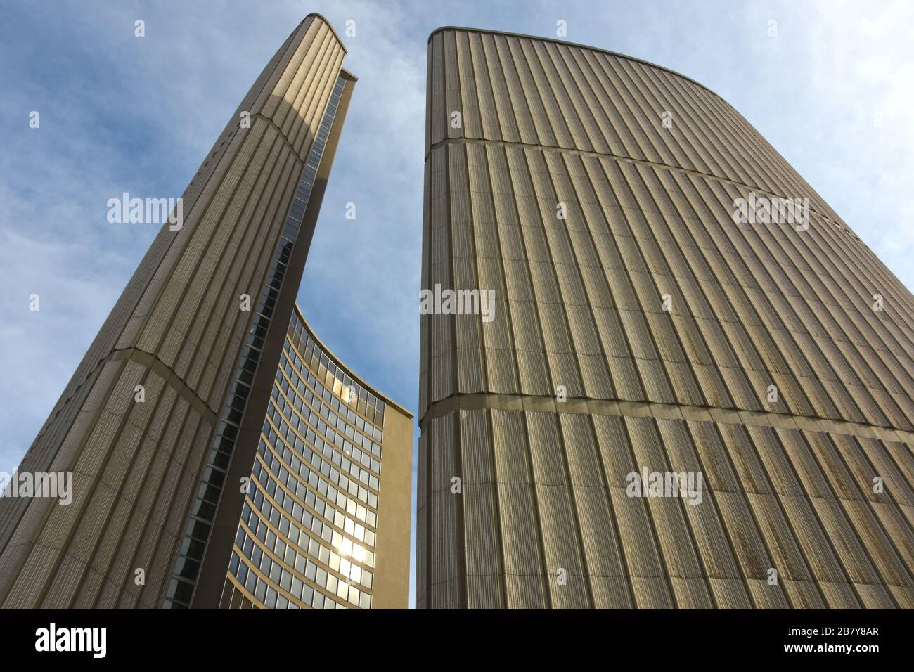Toronto City Hall is one of Toronto's best known landmarks up close ...