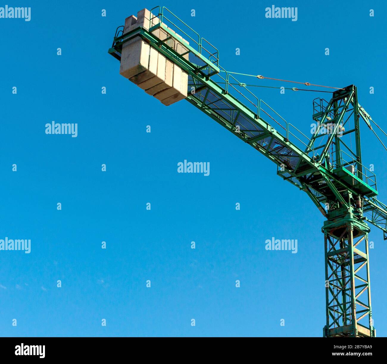 Counter jib ballast hi-res stock photography and images - Alamy